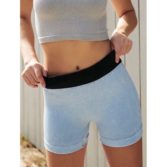 Free People | Shorts | Nwt Free People Movement Seamless Shorts Blue ...